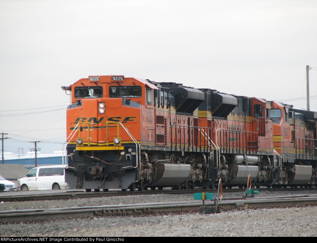 BNSF SD70ACe 9225